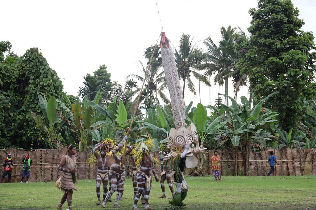 Experience Papua New Guinea's dances of fire — Where Wild Things Roam